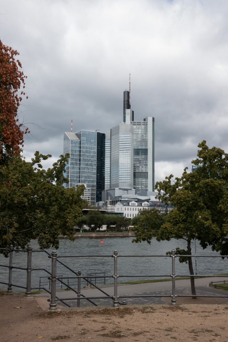 Architecture in Frankfurt – Capturing the Seasons